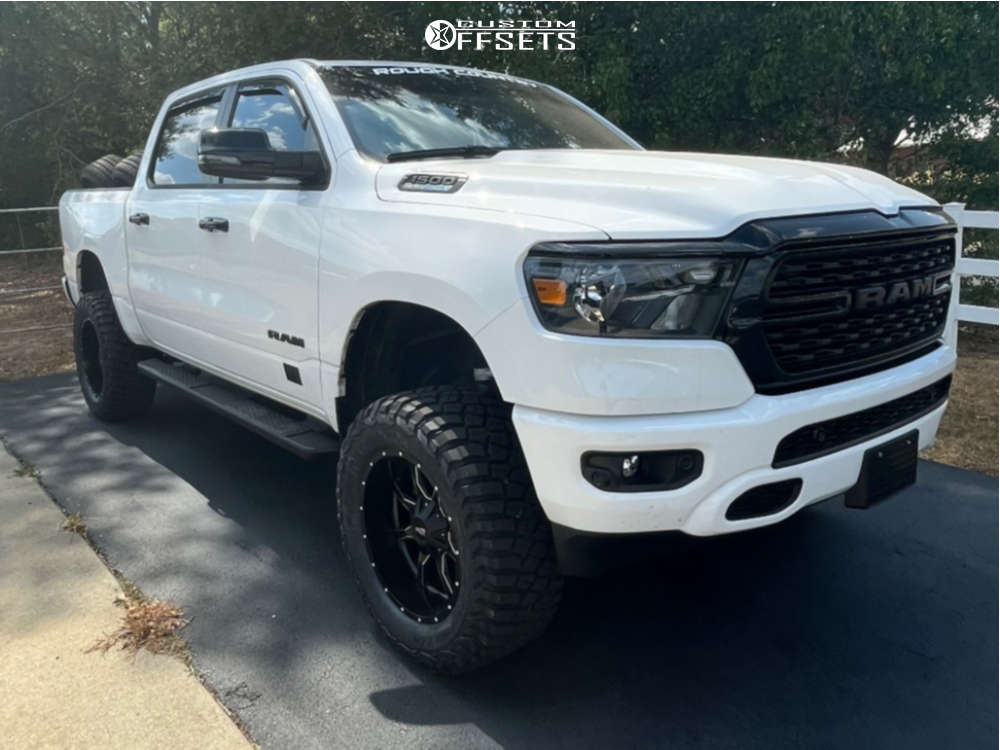 2023 Ram 1500 with 20x10 -24 Moto Metal MO970 and 35/12.5R20 BFGoodrich ...