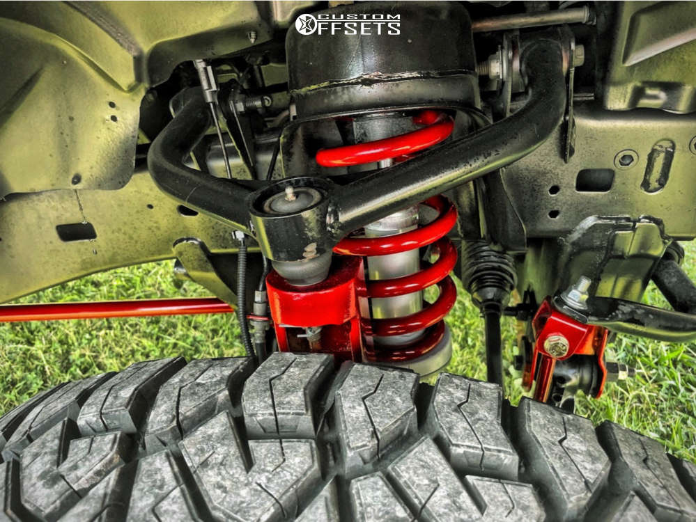 2016 Ram 1500 with 20x10 -24 Moto Metal Mo970 and 35/12.5R20 Venom ...