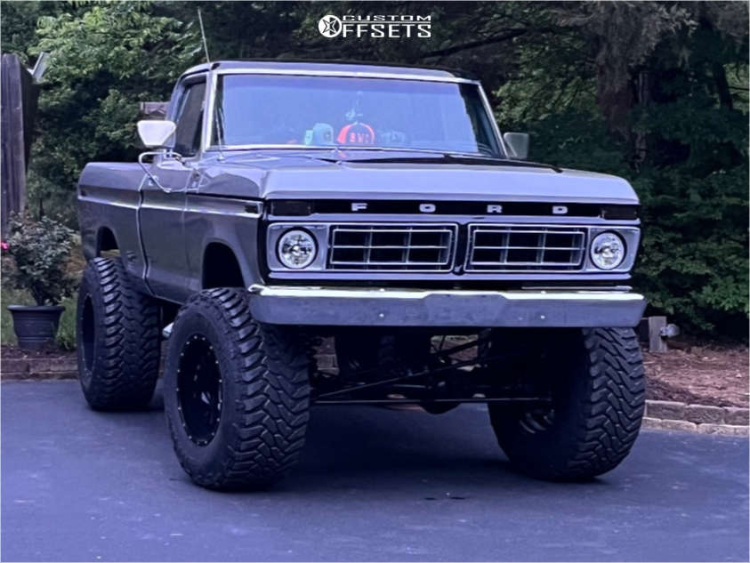 1977 Ford F-150 with 20x12 -44 Fuel Maverick and 40/15.5R20 Venom Power ...