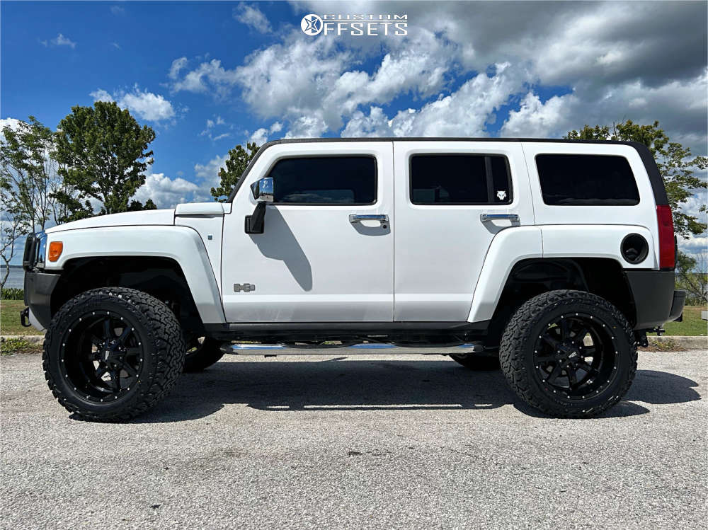 2008 Hummer H3 with 20x10 -24 Moto Metal Mo970 and 285/55R20 Venom ...