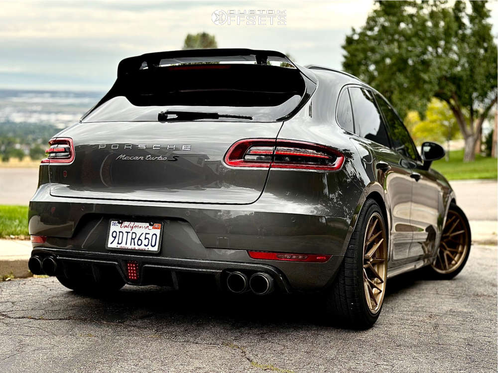 2016 Porsche Macan with 20x10.5 15 Vossen MX-3 and 275/40R20 ...