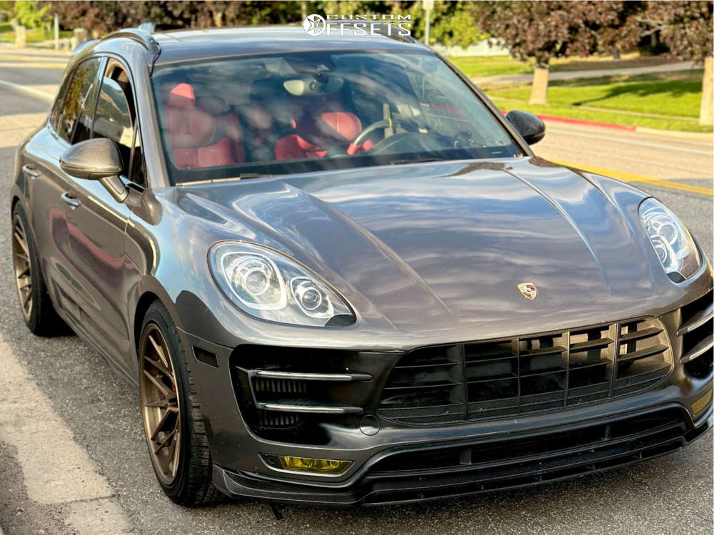 2016 Porsche Macan with 20x10.5 15 Vossen MX-3 and 275/40R20 ...