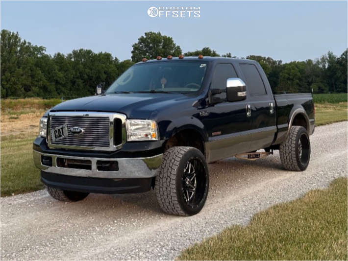 2003 Ford F-250 Super Duty with 22x12 -44 Hostile Sprocket and 33/12 ...