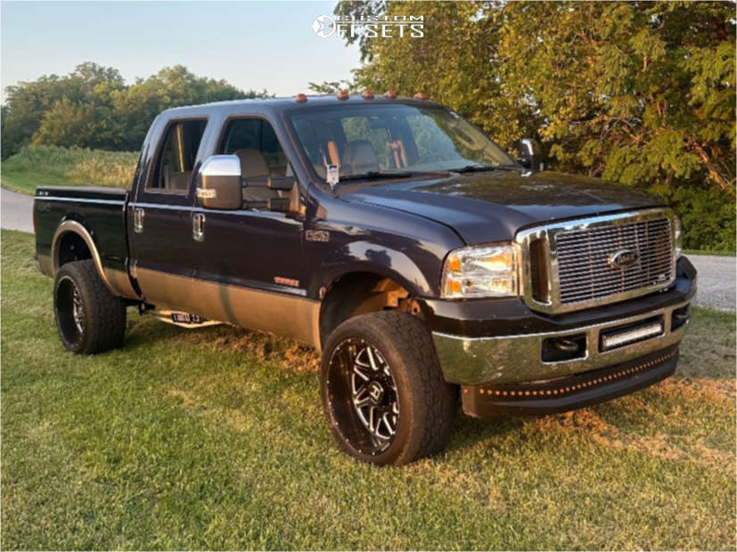 2003 Ford F-250 Super Duty with 22x12 -44 Hostile Sprocket and 33/12 ...