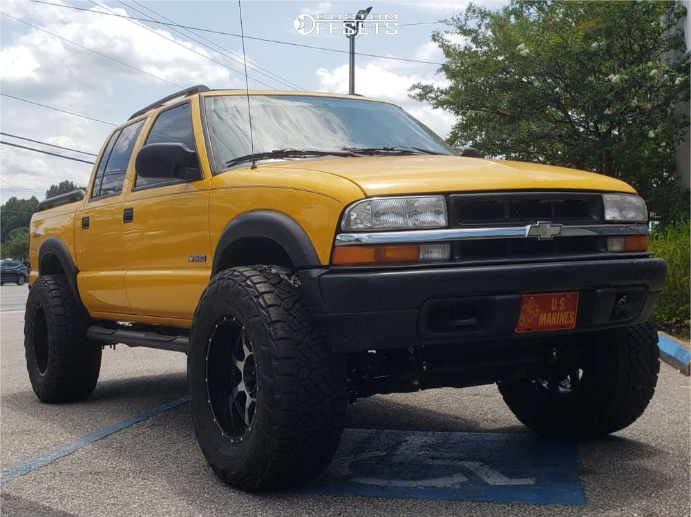 2003 Chevrolet S10 with 18x10 -24 Moto Metal MO970 and 325/65R18 Nitto ...