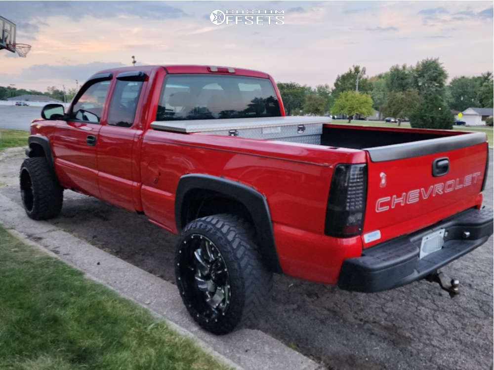 2005 Chevrolet Silverado 1500 with 22x12 -44 Fuel Cleaver D240 and 33/ ...