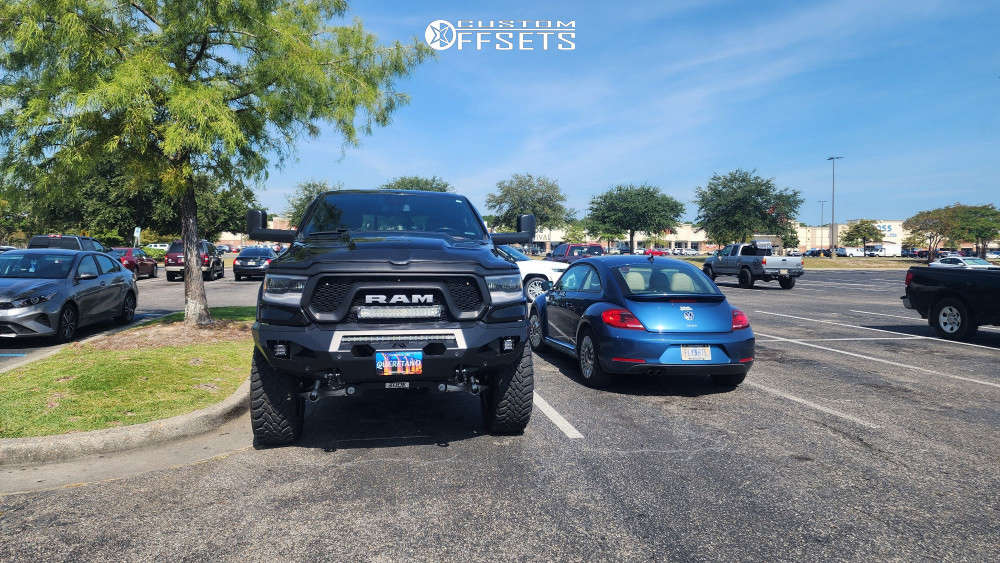 2019 Ram 1500 with 22x10 -18 4Play 4p55 and 37/12.5R22 Toyo Tires Open ...