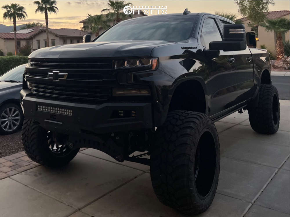 2021 Chevrolet Silverado 1500 with 24x14 -76 TIS 547b and 38/15.5R24 ...
