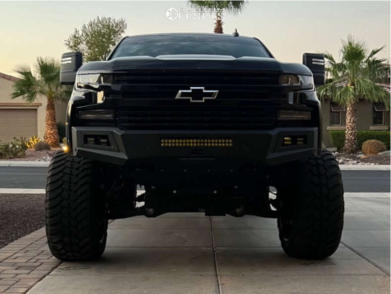 2021 Chevrolet Silverado 1500 with 24x14 -76 TIS 547b and 38/15.5R24 ...