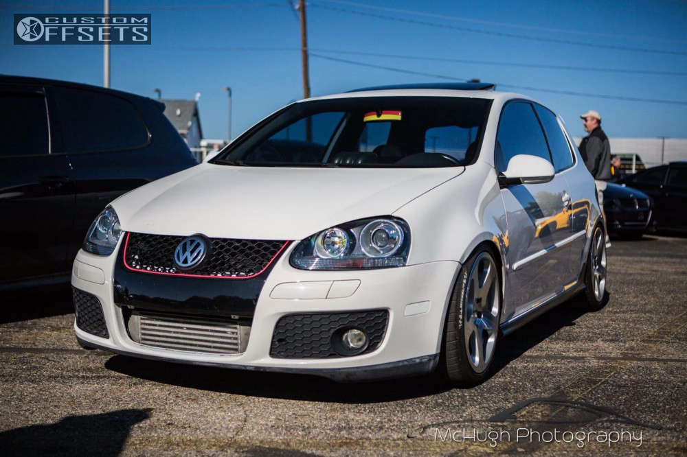 2006 Volkswagen GTI with 18x8.5 45 Rotiform Nue and 225/40R18 Michelin ...