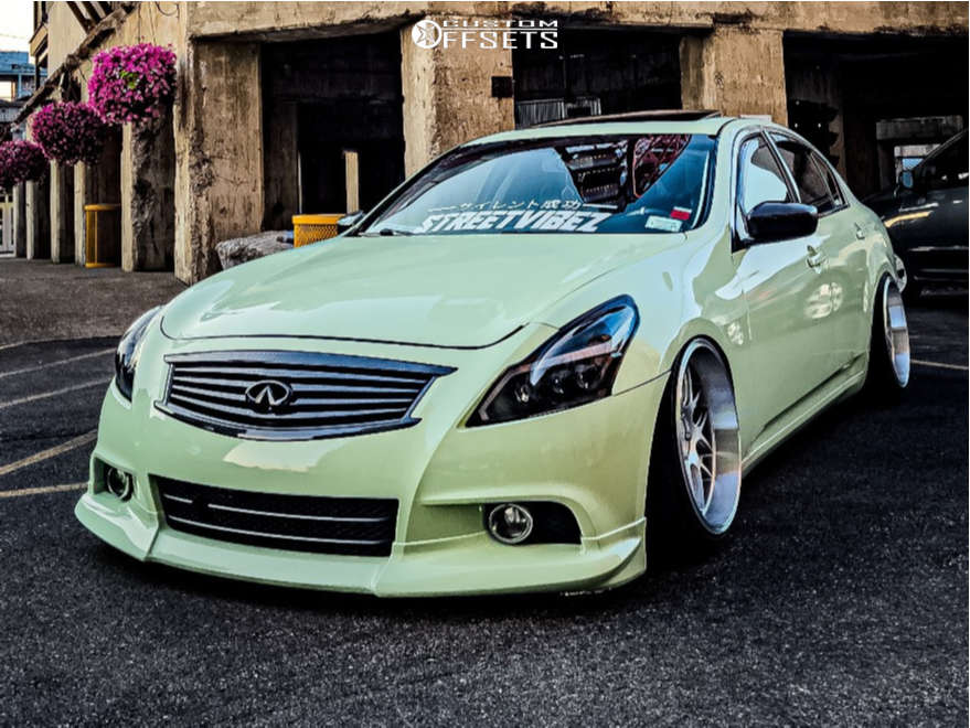 2015 INFINITI Q40 with 19x10.5 20 XXR 530d and 235/35R19 Cosmo ...