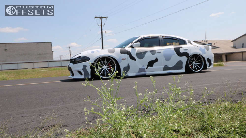 2017 Dodge Charger with 22x9.5 15 Ferrada FR4 and 265/30R22 Toyo Tires ...