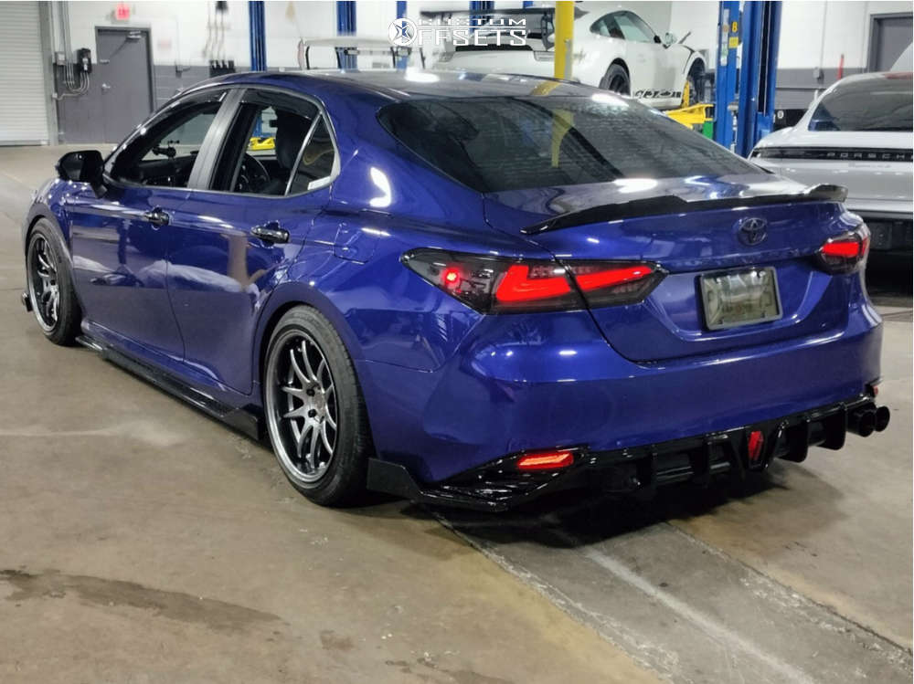 2018 Toyota Camry with 18x9.5 30 Aodhan Ds02 and 235/45R18 Michelin ...