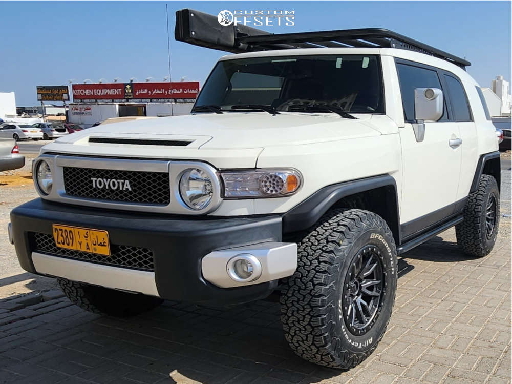 2014 Toyota FJ Cruiser with 17x9 -12 Fuel Rebel 6 and 285/70R17 ...
