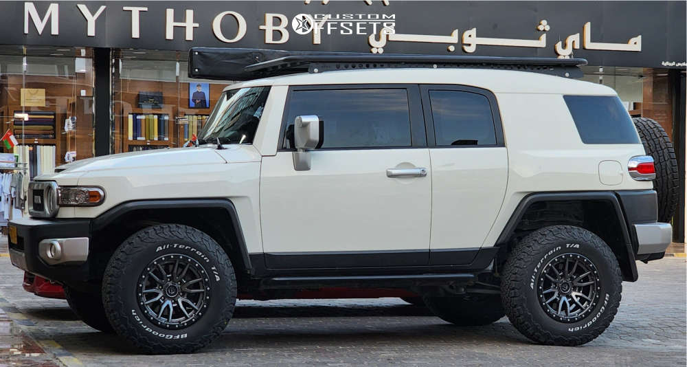 2014 Toyota FJ Cruiser with 17x9 -12 Fuel Rebel 6 and 285/70R17 ...