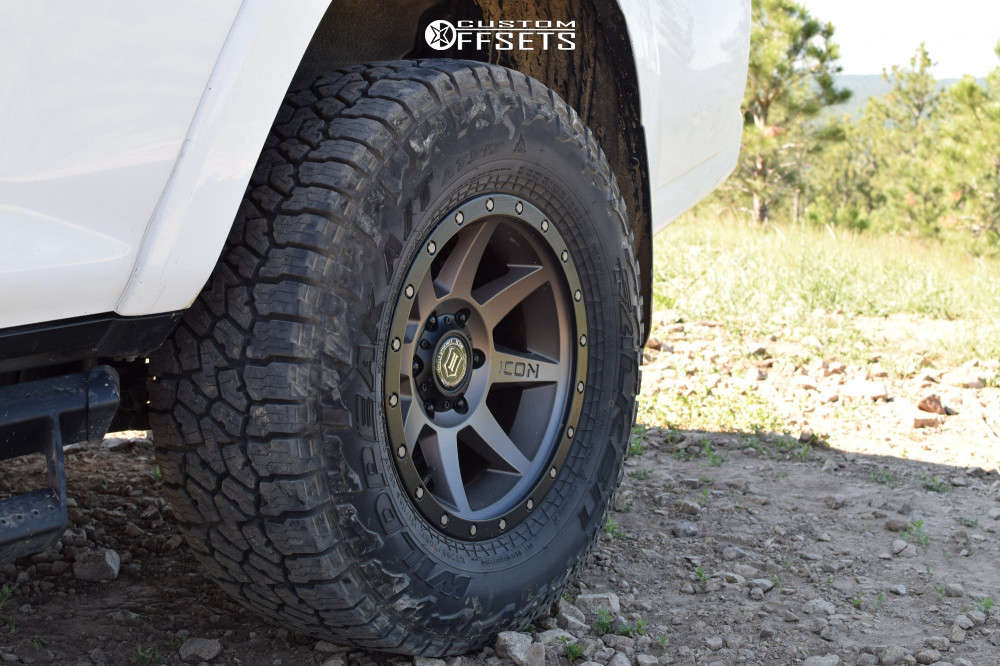 2017 Toyota 4Runner with 17x8.5 Icon Alloys Rebound and 285/70R17 ...