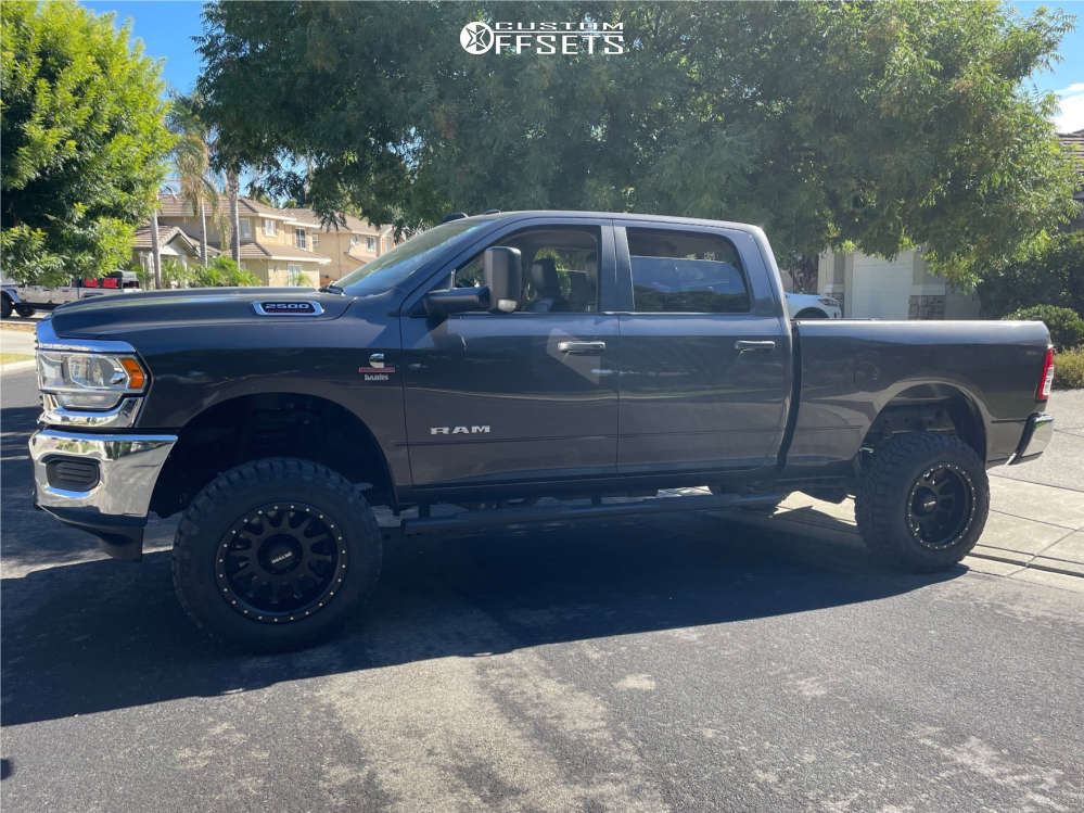 2020 Ram 2500 with 20x12 -52 Method Mr605 and 35/12.5R20 Mickey ...