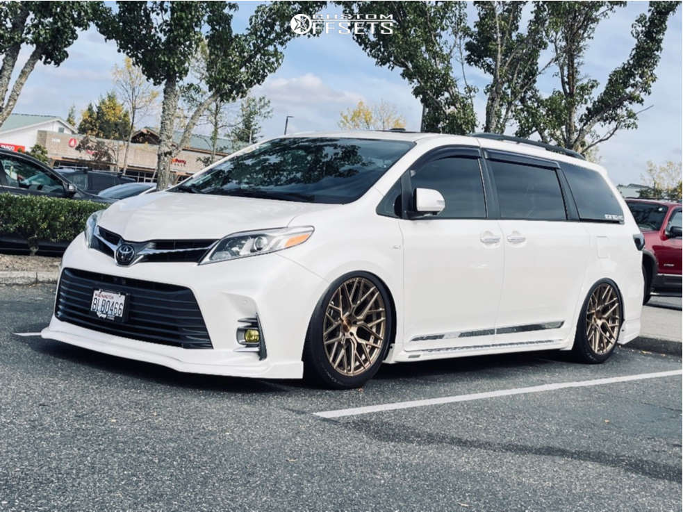 2018 Toyota Sienna with 20x10 25 Rohana Rfx10 and 255/45R20 Continental ...