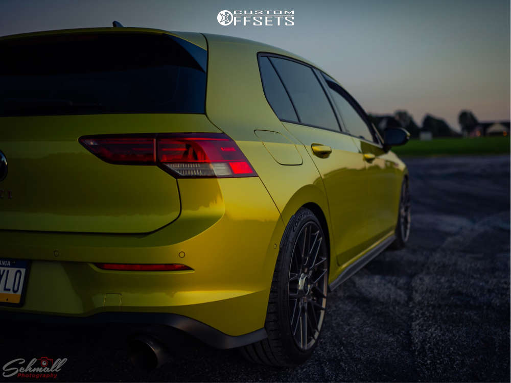 2022 Volkswagen GTI with 19x8.5 45 Rotiform Rse and 235/35R19 ...