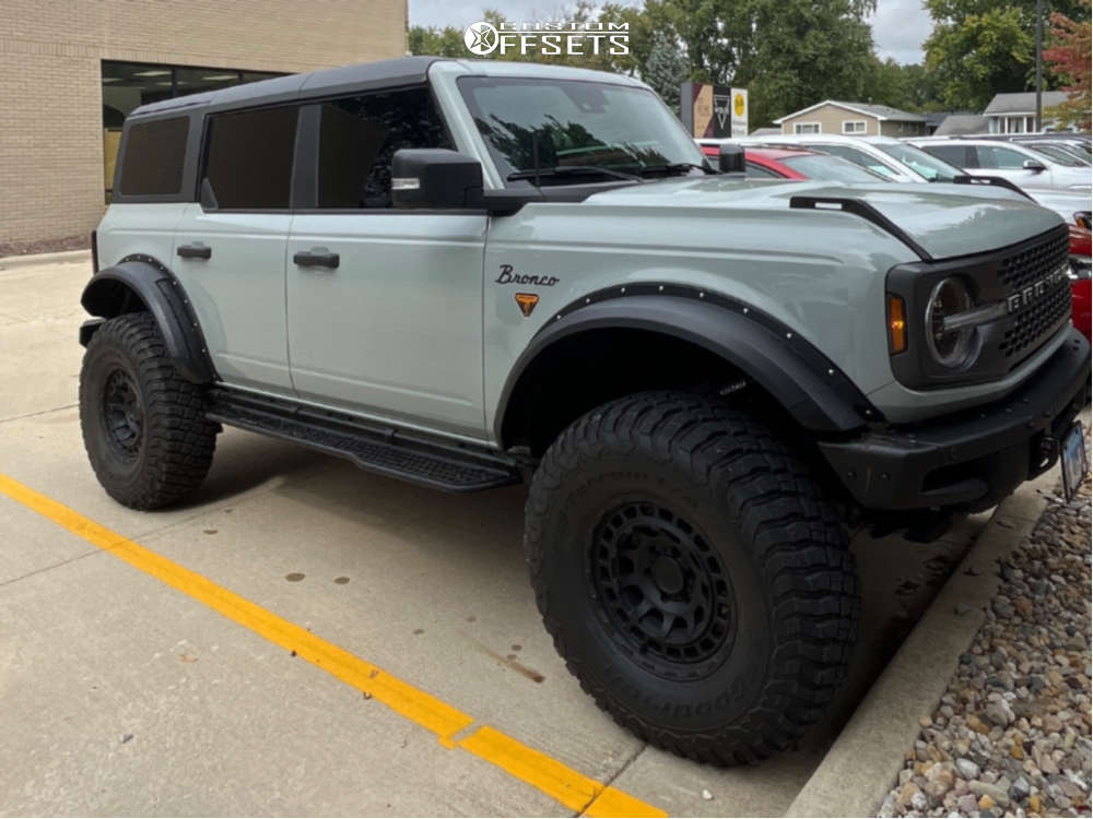 2021 Ford Bronco with 17x8.5 -18 Black Rhino Chamber and 37/12.5R17 ...