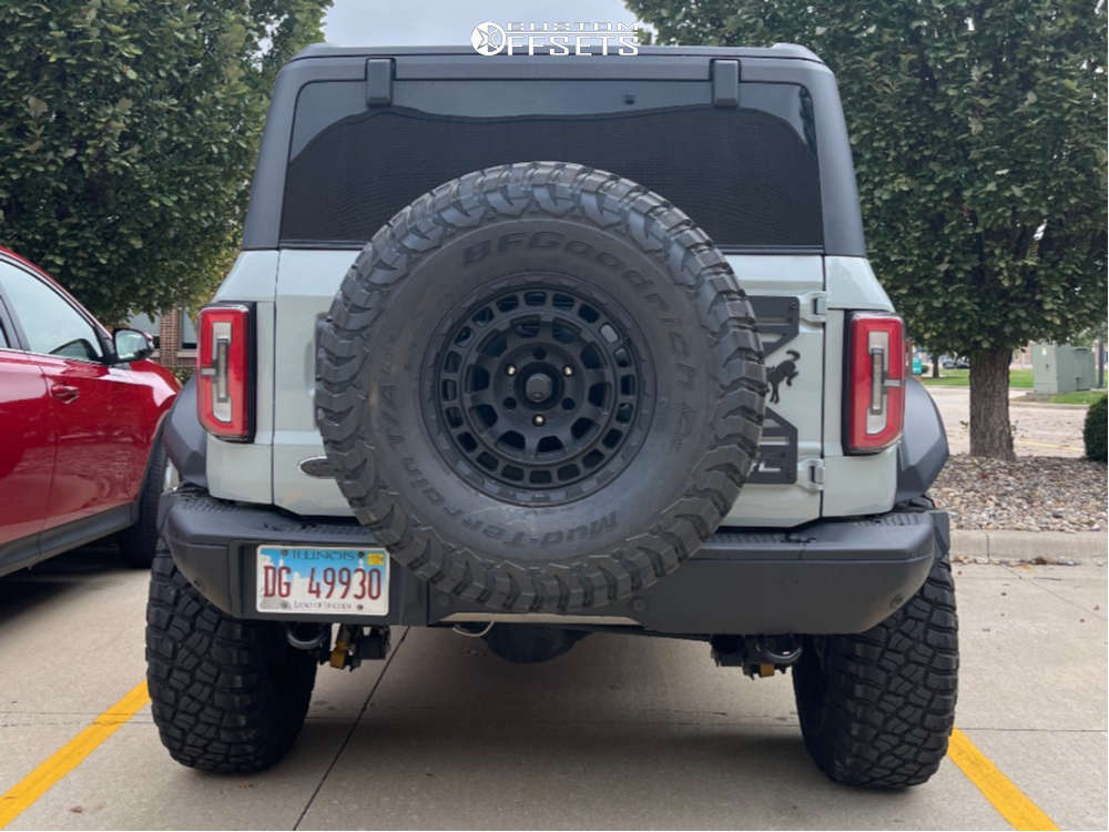 2021 Ford Bronco with 17x8.5 -18 Black Rhino Chamber and 37/12.5R17 ...