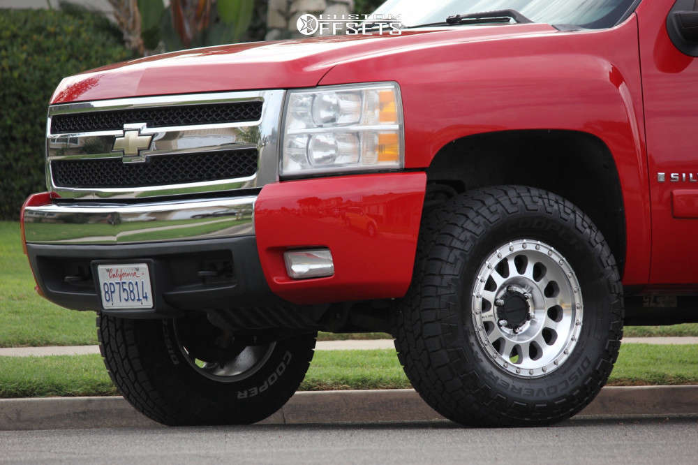 2008 Chevrolet Silverado 1500 with 17x8.5 0 Method Mr315 and 285/70R17 ...