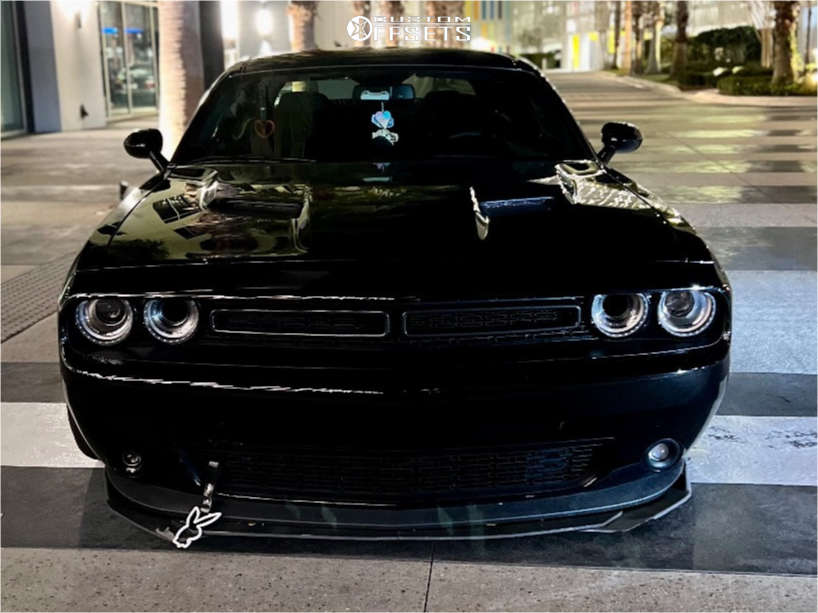 2020 Dodge Challenger with 19x9.5 25 GMR Ms-5 and 255/50R19 Firestone ...