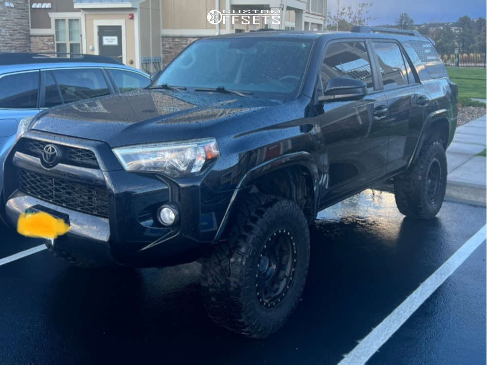 2018 Toyota 4Runner with 17x8.5 0 Method MR305 and 33/12.5R17 Nitto ...
