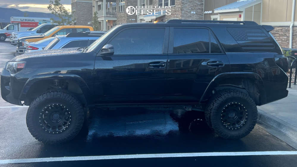 2018 Toyota 4Runner with 17x8.5 0 Method MR305 and 33/12.5R17 Nitto ...