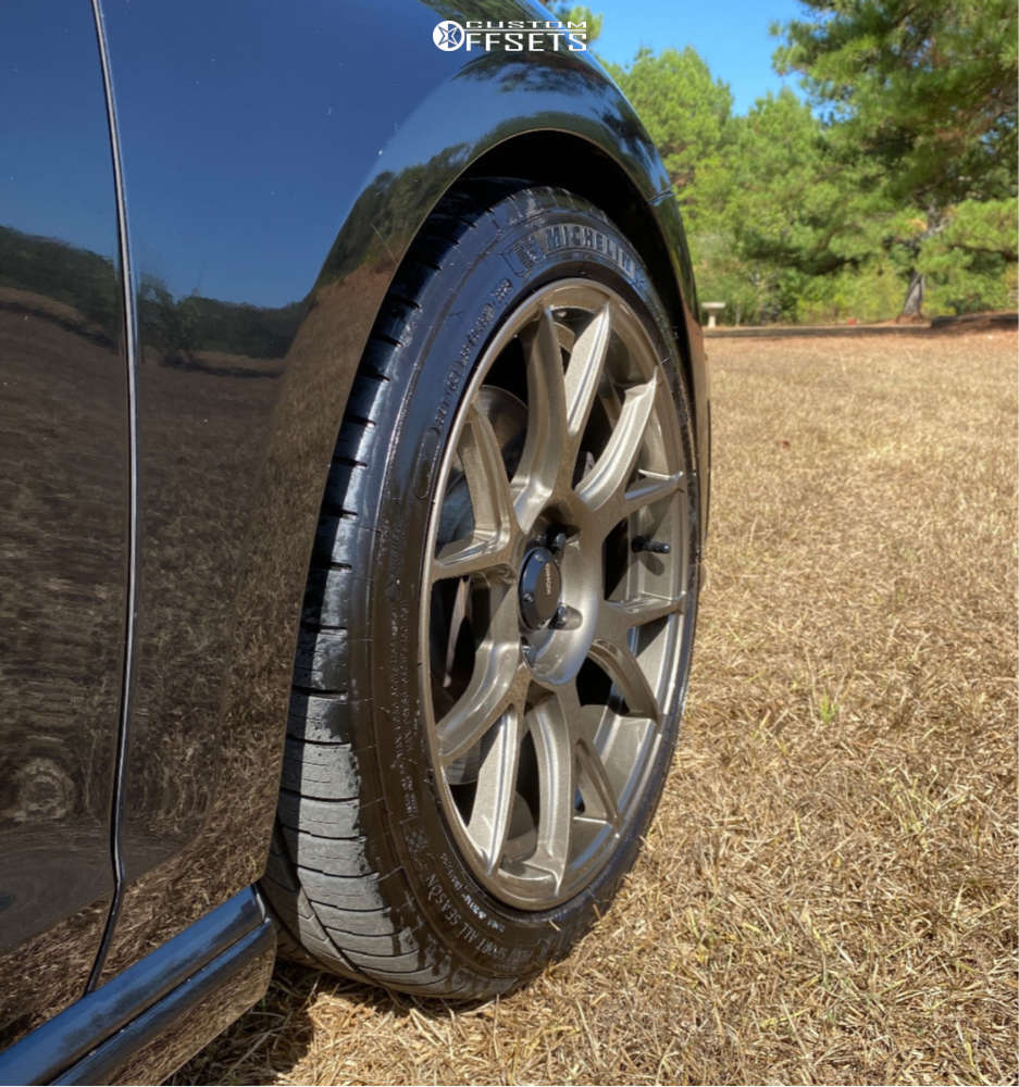 2017 Volkswagen Golf R with 18x8.5 43 Konig Ampliform and 235/40R18 ...