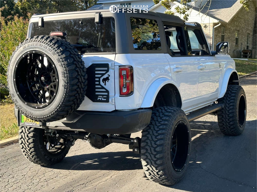 2023 Ford Bronco with 22x12 -51 Vision Rocker and 37/12.5R22 Radar ...