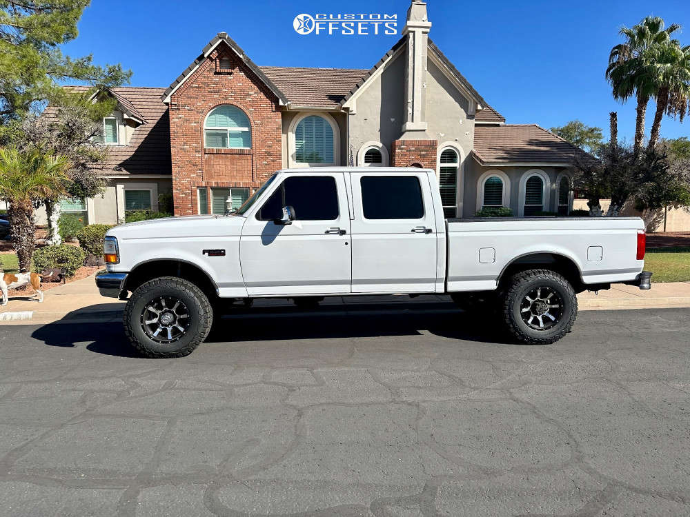 1997 Ford F-250 with 17x9 -12 Moto Metal Mo970 and 285/70R17 BFGoodrich ...