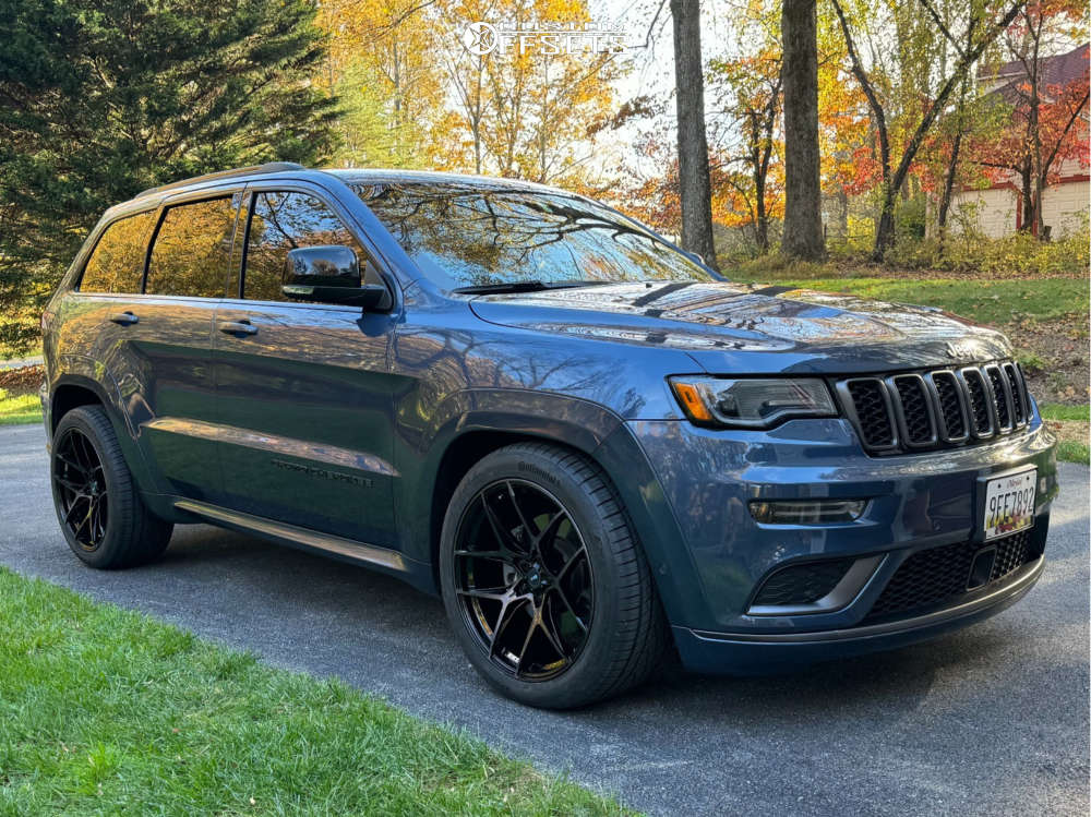 2020 Jeep Grand Cherokee with 21x10.5 27 Savini Sv-f5 and 295/35R21 ...