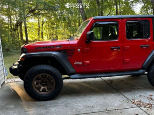 2018 Jeep Wrangler JL with 17x9 -12 Vision Flow and 285/70R17 AMP Pro ...