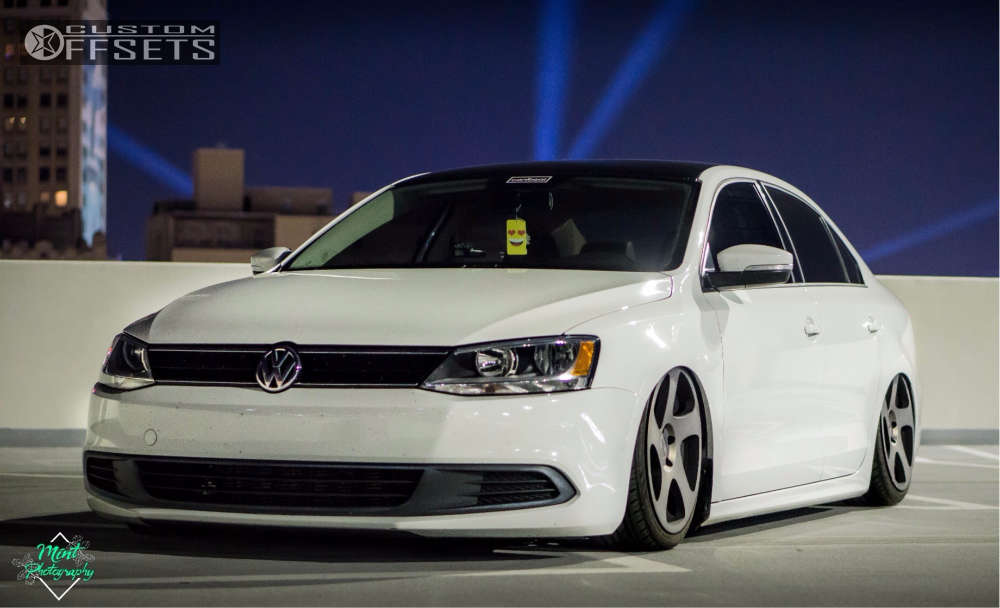 2014 Volkswagen Jetta with 18x8.5 45 Rotiform Tmb and 215/35R18 Nitto ...
