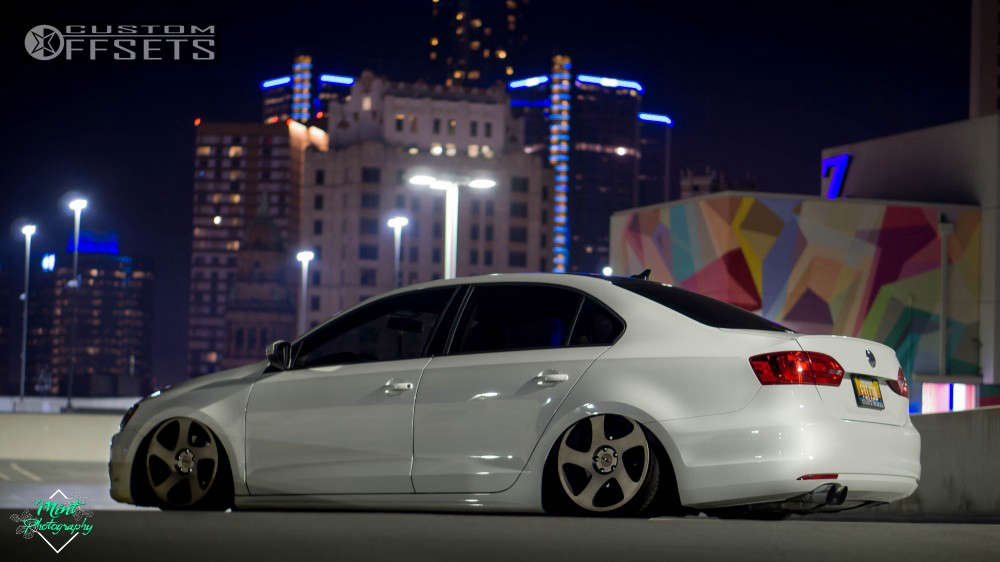 2014 Volkswagen Jetta with 18x8.5 45 Rotiform Tmb and 215/35R18 Nitto ...