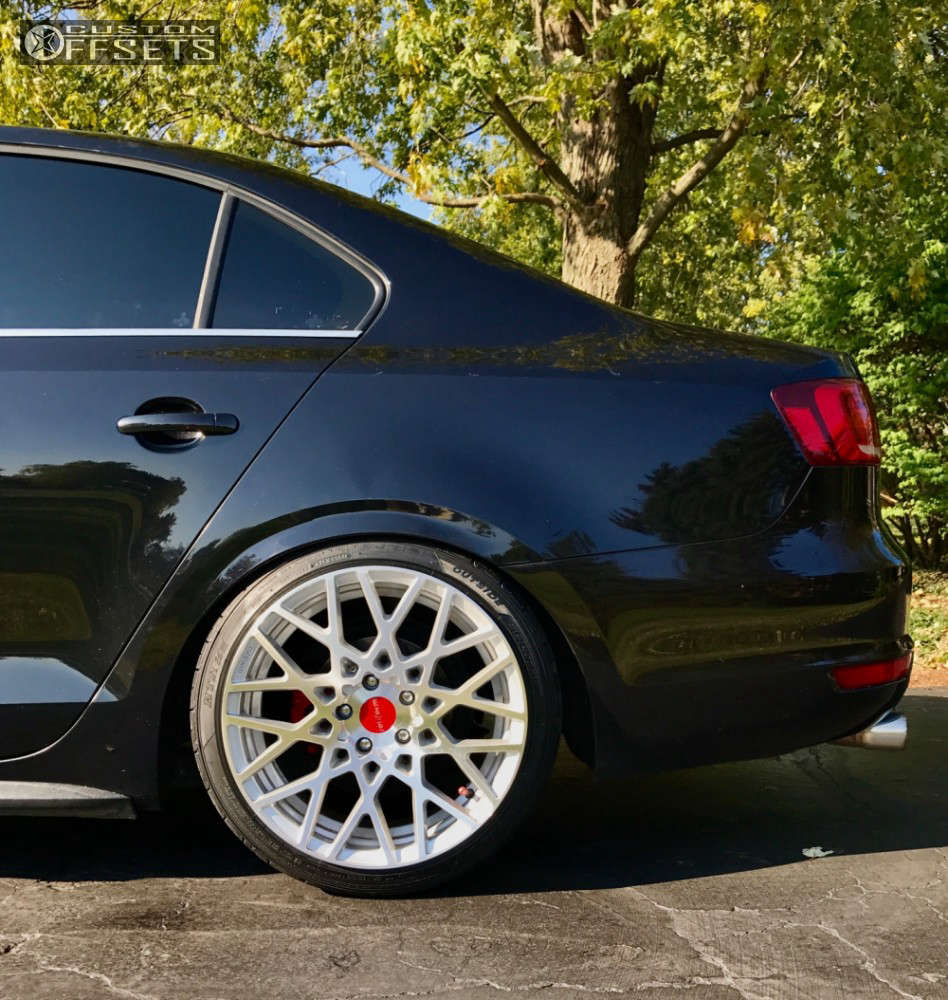 2014 Volkswagen Jetta with 18x9.5 35 Rotiform Blq and 225/40R18 ...