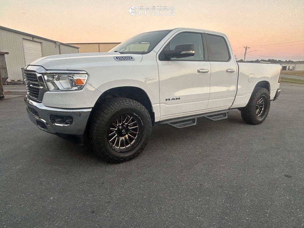 2020 Ram 1500 with 20x10 -19 Gear Off-Road Leverage and 285/65R20 ...