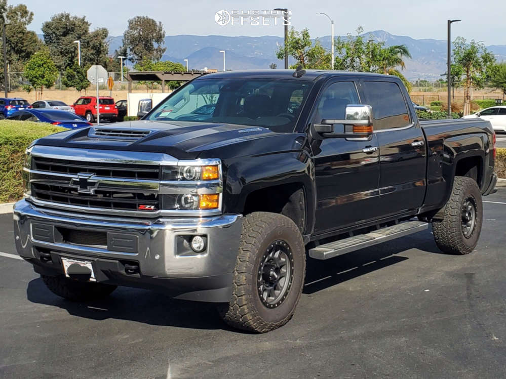 2018 Chevrolet Silverado 2500 HD with 18x9 18 Method MR309 and 35/12 ...