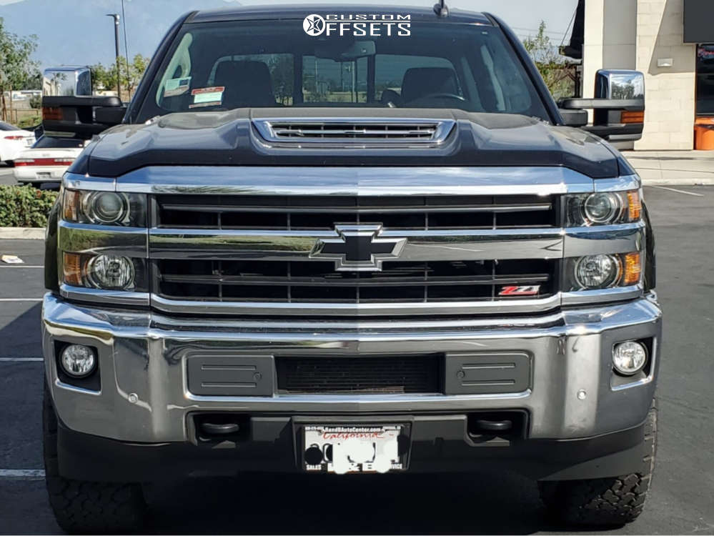 2018 Chevrolet Silverado 2500 HD with 18x9 18 Method MR309 and 35/12 ...