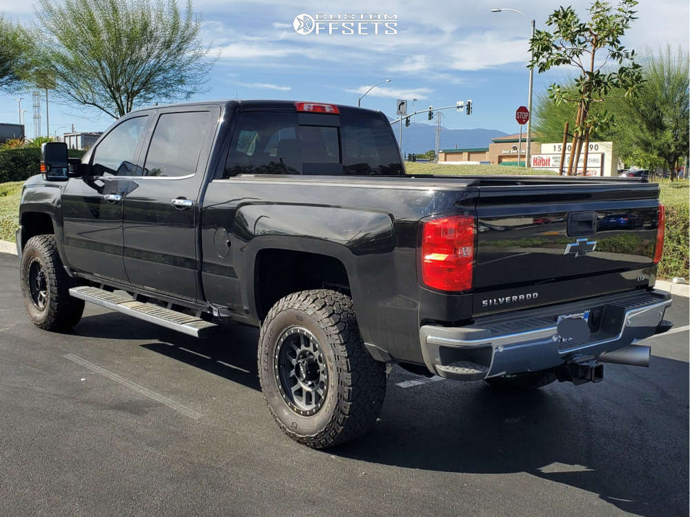 2018 Chevrolet Silverado 2500 HD with 18x9 18 Method MR309 and 35/12 ...