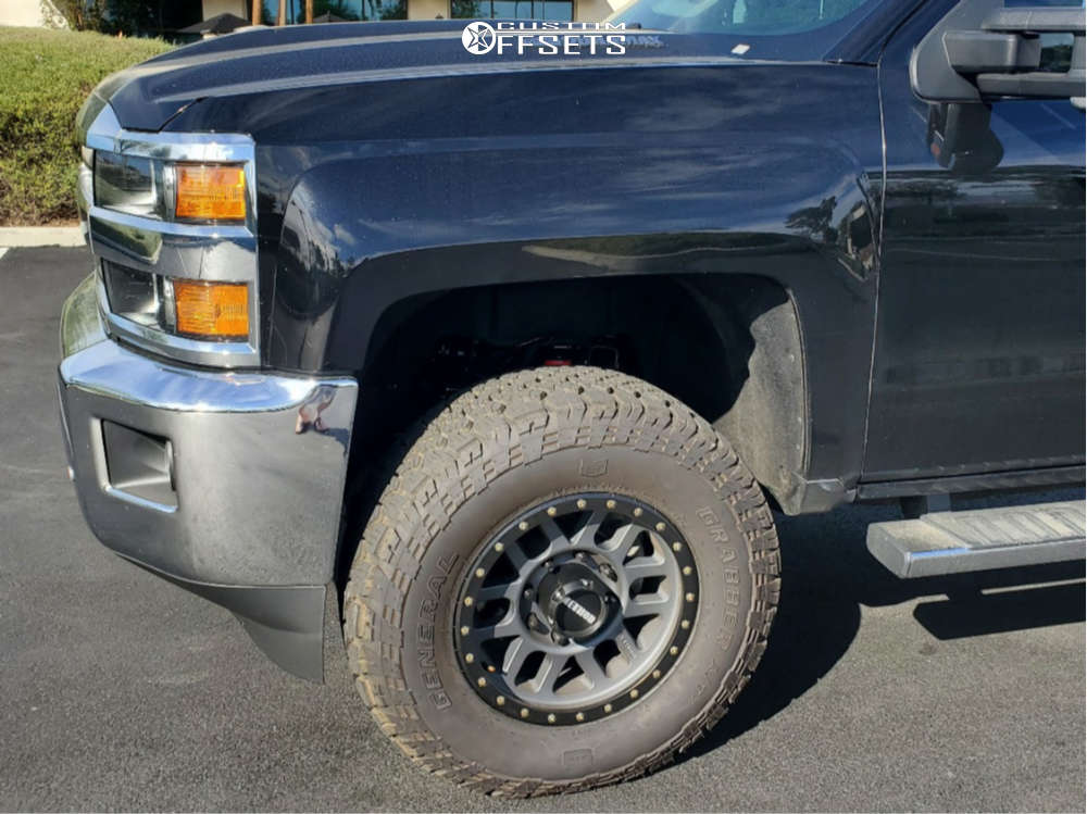 2018 Chevrolet Silverado 2500 HD with 18x9 18 Method MR309 and 35/12 ...