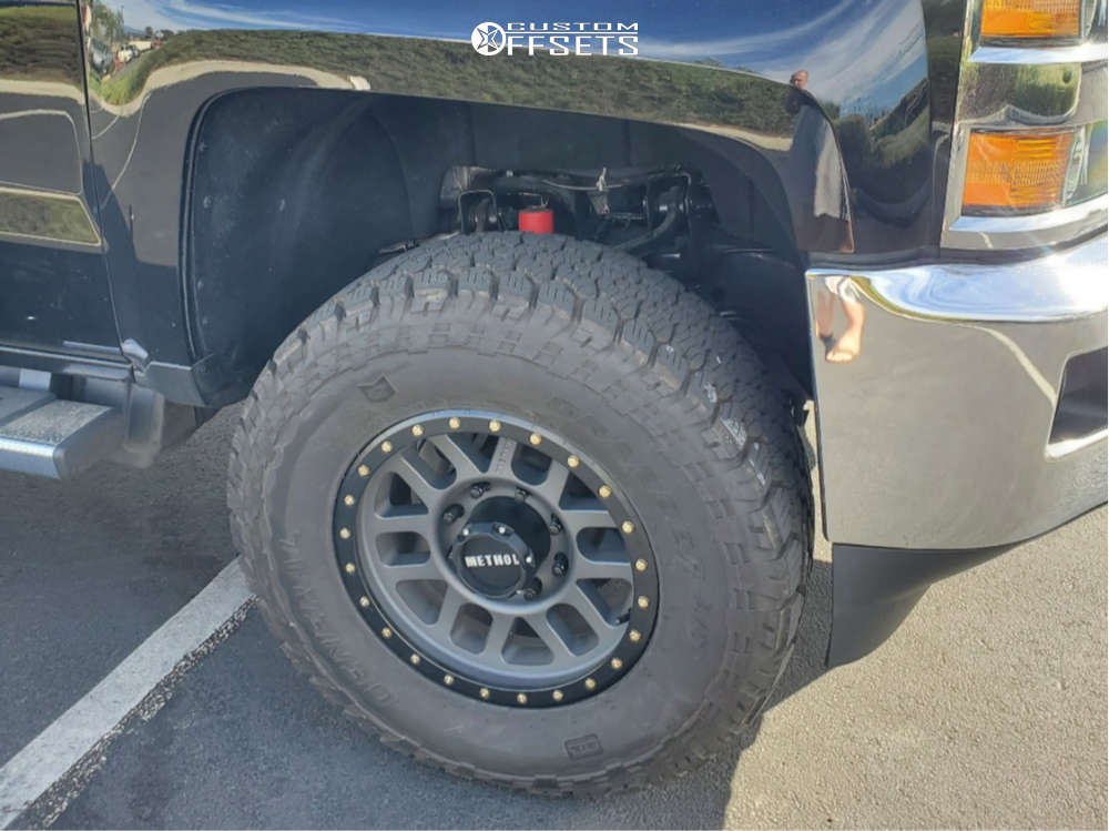 2018 Chevrolet Silverado 2500 HD with 18x9 18 Method MR309 and 35/12.5R18 General Grabber ATX ...