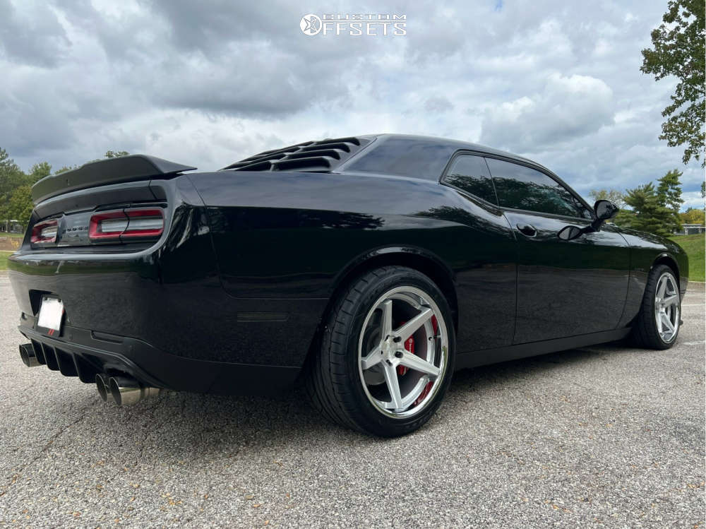 2022 Dodge Challenger with 20x10 13 Ferrada Fr3 and 275/30R20 Nitto ...