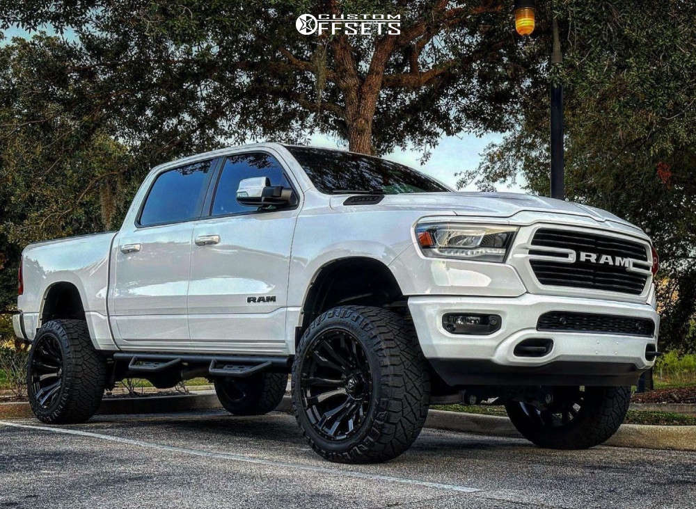 2020 Ram 1500 with 22x12 -44 Fuel Blitz and 35/12.5R22 Nitto Ridge ...