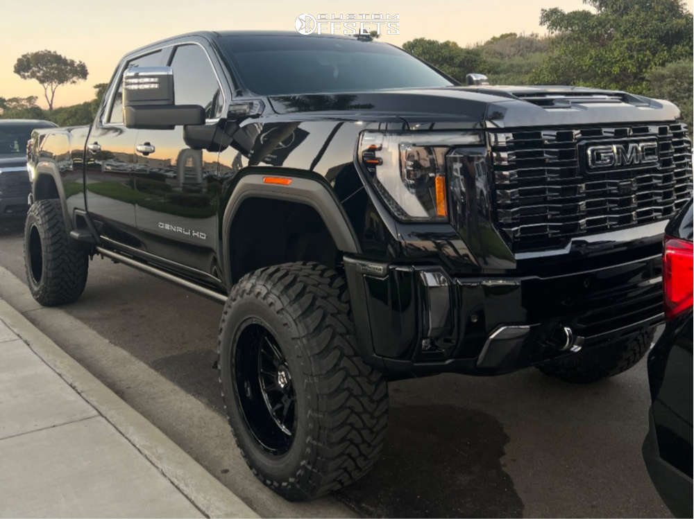2024 GMC Sierra 2500 HD with 20x12 -44 TIS 547b and 37/13.5R20 Toyo Tires Open Country M/t and ...