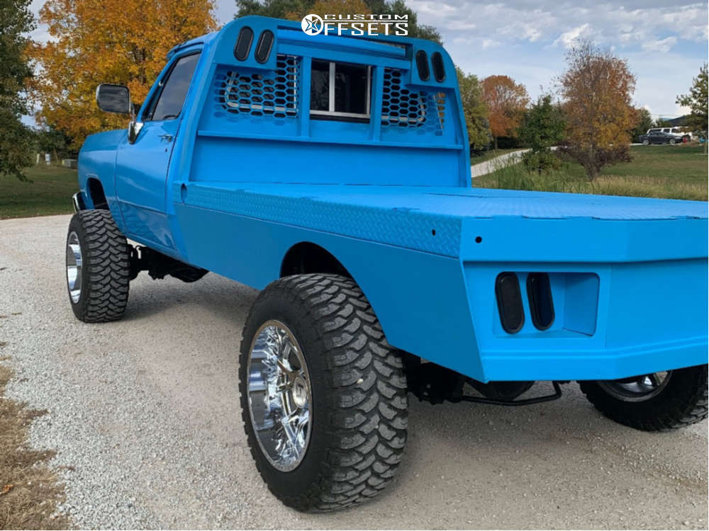 1984 Dodge D350 with 20x12 -44 Hostile Rage and 35/12.5R20 RBP Repulsor ...