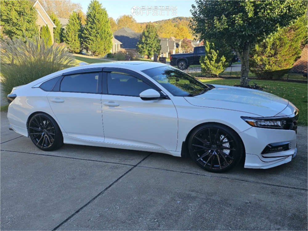 2020 Honda Accord with 20x10.5 45 Vossen Hf4t and 255/35R20 Summit ...