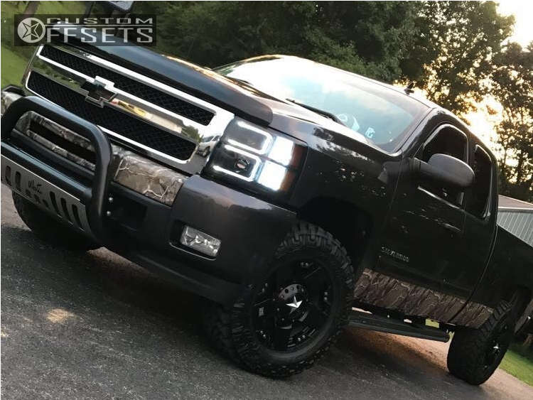2011 Chevrolet Silverado 1500 with 18x9 0 XD Rockstar and 285/65R18 ...