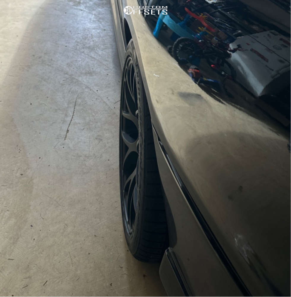 2006 Pontiac GTO with 18x8.5 35 VMR V710 and 245/35R18 Continental ...